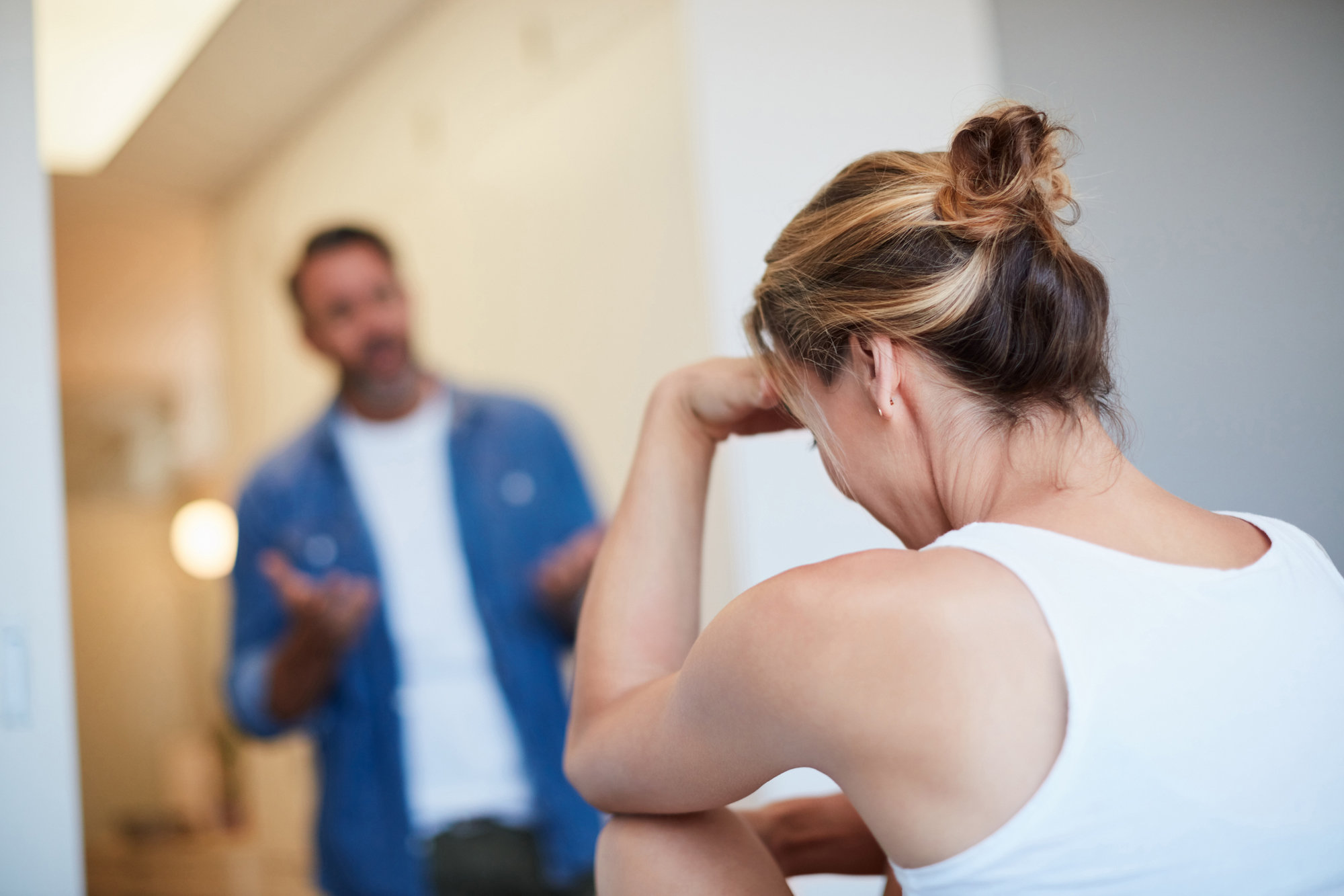 Signs Of A Controlling Husband - Are You In A Toxic Relationship?