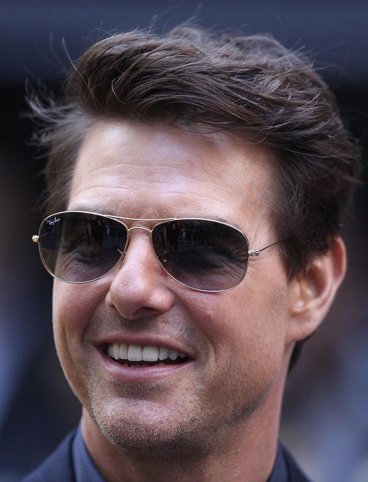 Tom Cruise: Life, Movies and Grandeur